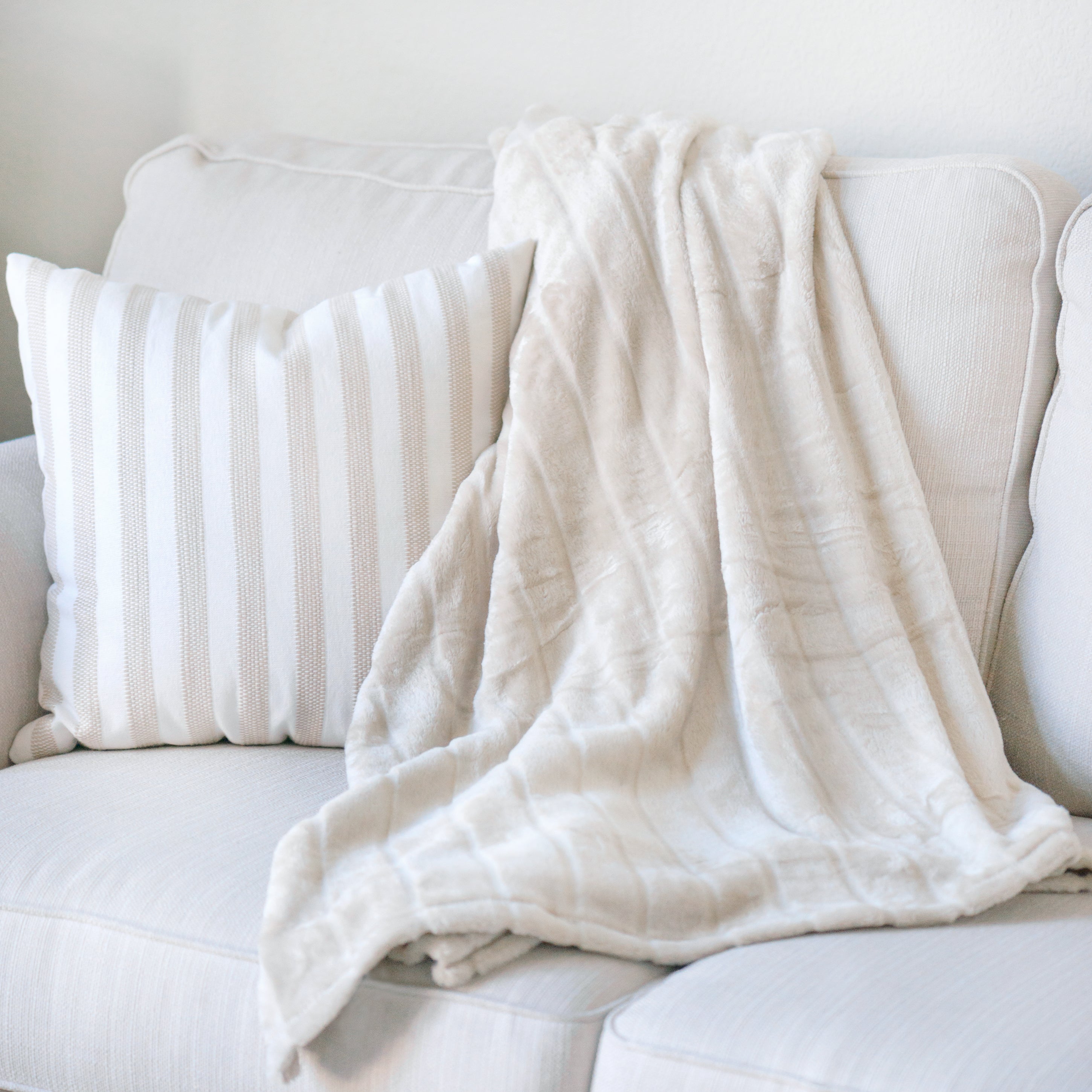 The PERFECT Throw Blanket - Ultra Soft- Multiple Colors – Everyday Cozy ...